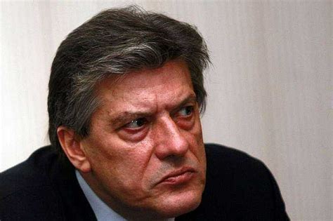 Погребални агенти ни облъчват от екрана Lentata