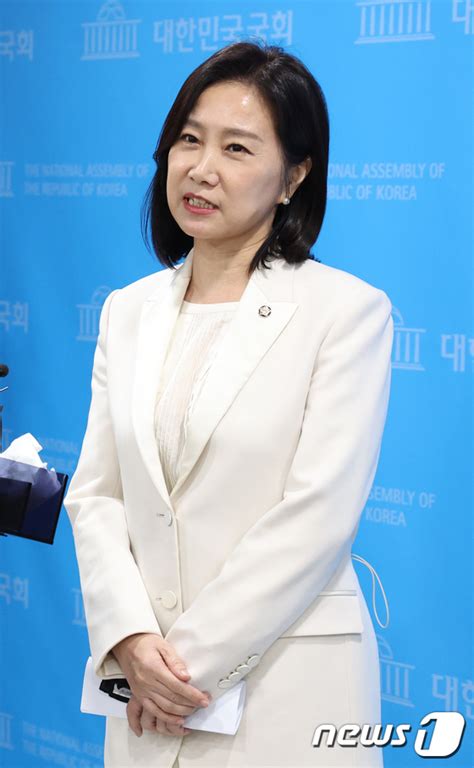 취재진 질문 받는 허은아 뉴스1
