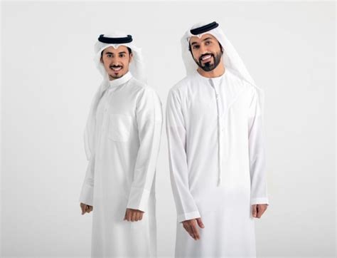 كيف تعرف الثوب الإماراتي؟ مدونة نيشان