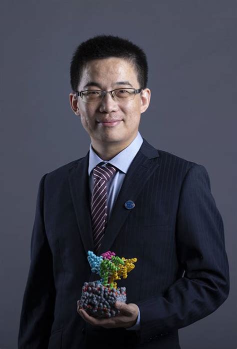 卢培龙（西湖大学生命科学学院特聘研究员） 百度百科