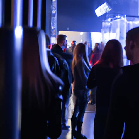 How Do You Design A Safe And Efficient Queue For A Busy Restaurant