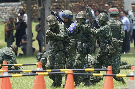 記者 梅花新聞網 羅心妤綜合報導 1年義務役將下基地 爆「缺幹部、缺裝備」 國防部回應 ｜ 梅花新聞網