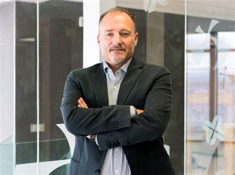 Carlos Kaifer Control Glass