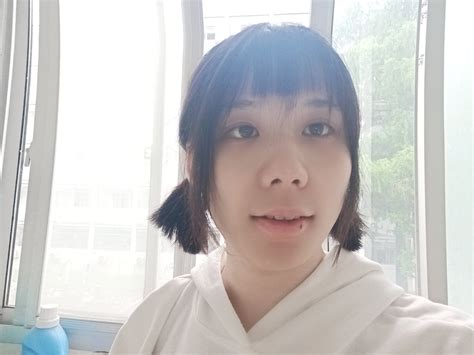 如莲华在水 on Twitter 昨天的双马尾小萝莉以及母上锐评我的发型这下是初中女生了