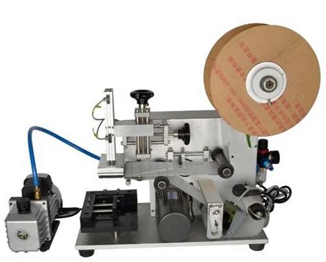 Semi Automatic Labeling Machine Semi Sticker Labelling Machine For Flat Bottles Manufacturer