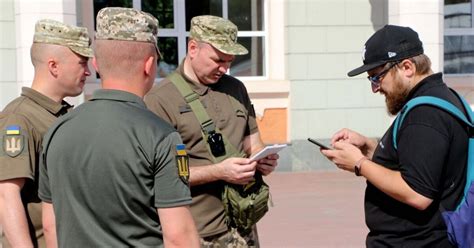 Мобілізація в Україні ТЦК зобовязані перевіряти військово облікові документи з відеофіксацію