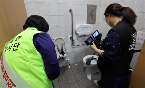 여자 화장실서 불법 촬영한 10대 남성… 경찰 출동하자 여성 목소리
