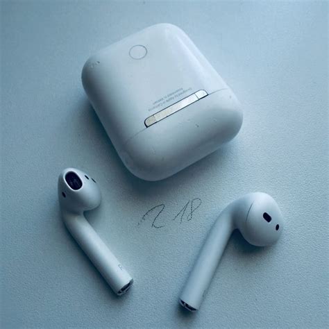 Original Apple Airpods 2 Gen Wireless Kopfhörer And Case Gebraucht In
