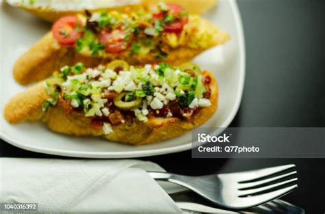 전통 스페인 타파스 점심 테이블 미니 샌드위치 음식 세트 맛 있는 간식 전채 0명에 대한 스톡 사진 및 기타 이미지 0명 건강한 생활방식 공유 개념 Istock