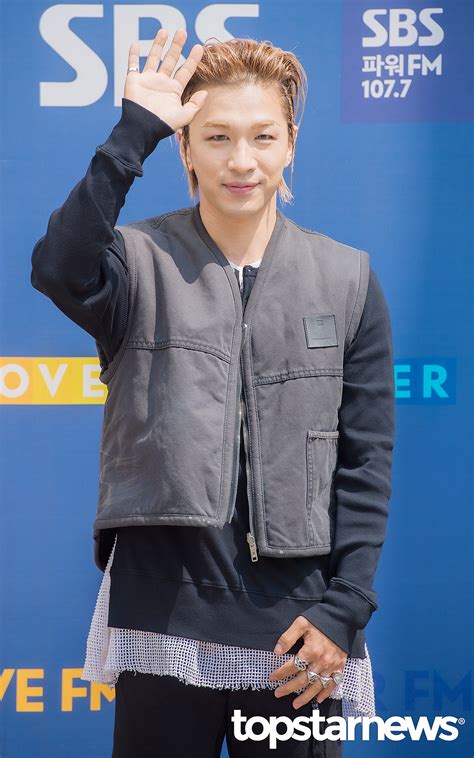 빅뱅 태양 ‘6년 만의 화려한 솔로 컴백 두시탈출 컬투쇼 출근길 [hd포토] 최규석 기자 톱스타뉴스