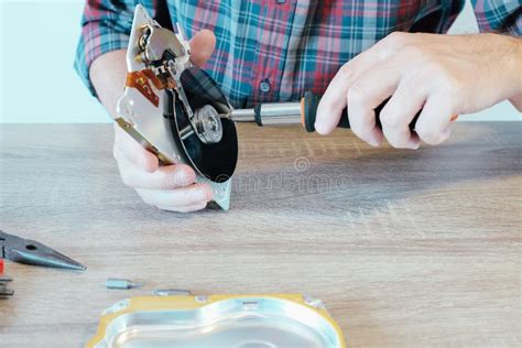 Data Hard Drive Backup Disc Hdd Disk Restoration Restore Recovery Engineer Work Tool Engineering