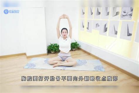 手臂肉多就显胖，每天2个动作，减手臂赘肉，塑形纤细手臂线条手臂动作线条