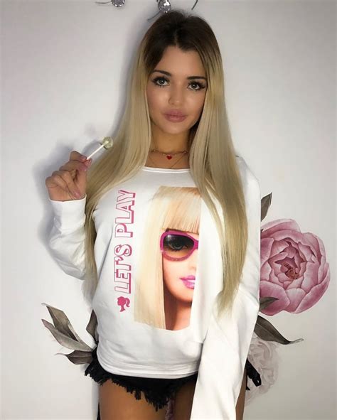 Serbian Anal Slut High Heels Nylons Long Legs Upskirt Porn