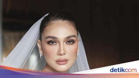 8 Foto Makeup Luna Maya Di Resepsi Nikah Ke 2 Pakai Foundation Rp 12 Juta