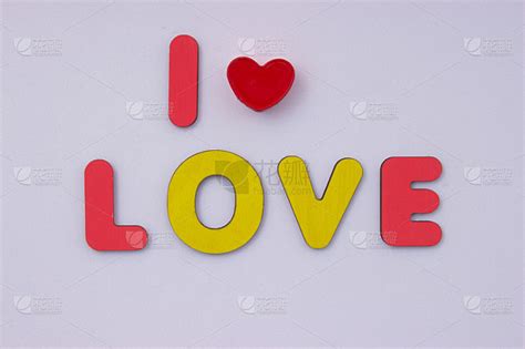 木制字母的单词