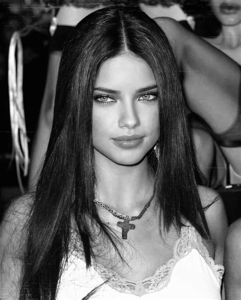 Pin By Zoey Murdock On Art I ️ Adriana Lima Style Adriana Lima Young