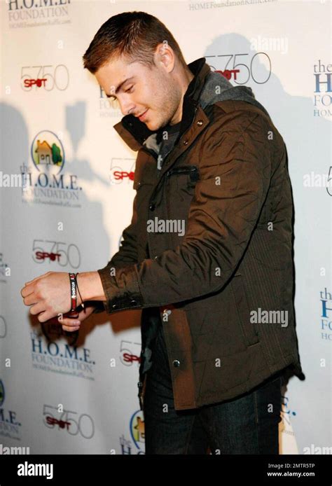 Zac Efron Arrives At H O M E Foundations Stiks Celebrity Video Game Challenge Held At Spot