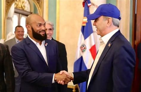 Abinader Recibe A Los Campeones Tigres Del Licey