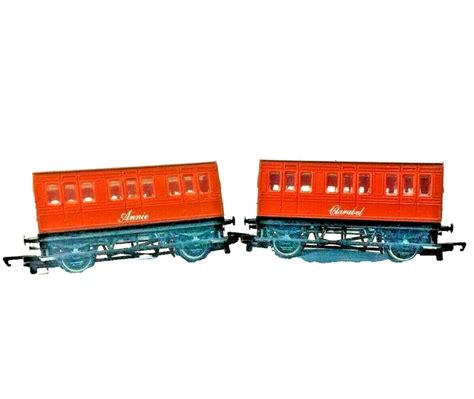 Hornby R110r112 Thomas Tank Engine 4 Wheel Coaches Annie Clarabel £9