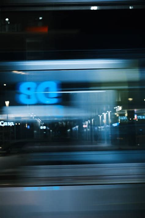 드라마틱한 조명이 있는 세련된 야경 · 무료 스톡 사진