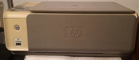 Продаю принтер Hp1513 цветной струйный 3 в 1 принтер сканер копир может печатать без