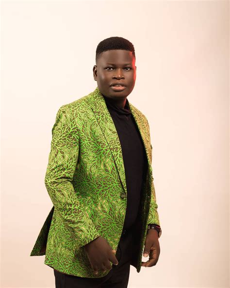 Tosin Bee Lyrics Biography And Albums Afrikalyrics