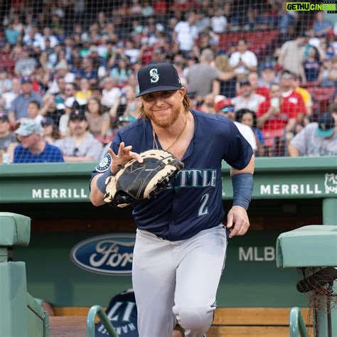 Justin Turner Wiki Biography Age Photos Spouse And More