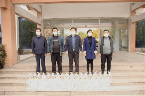 爱心捐赠暖人心 疫情防控有温情院东头防疫物资