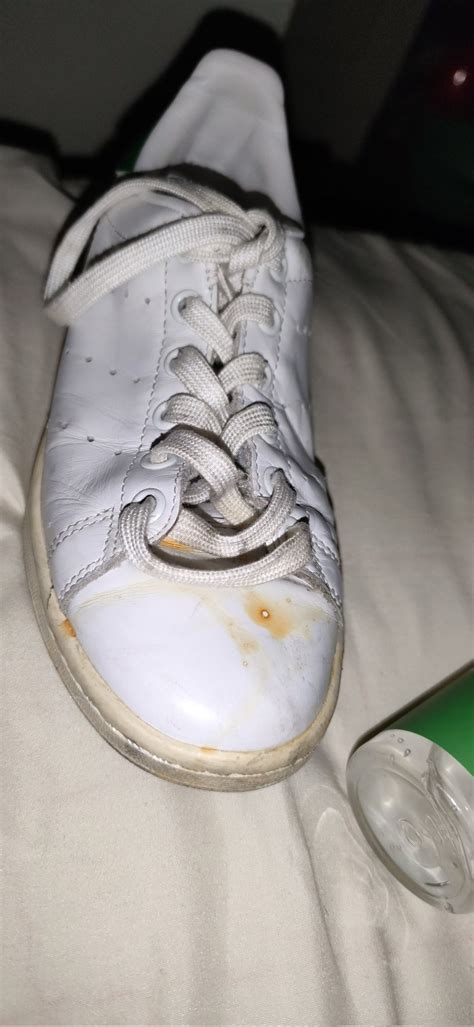 左手帆布鞋右手白裤袜射到停不下 On Twitter 可爱小lo娘的小白鞋，小小的脚丫色的不行，毕业的时候和她的一条满是精斑的粉色不包脚的