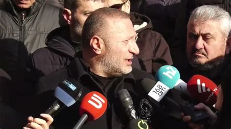 Բերետավորներն ասում են՝ վարչապետի փայերով ենք «Եռաբլուրում գտնվել Մխիթար Գալեյանի հայր Youtube