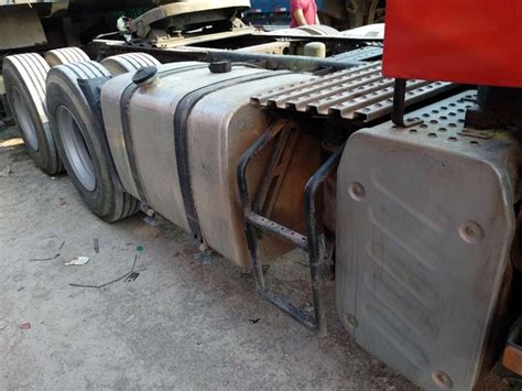 牽引車 9個月的小鮮肉 解放j6 500馬力領航版 准新車一台 每日頭條
