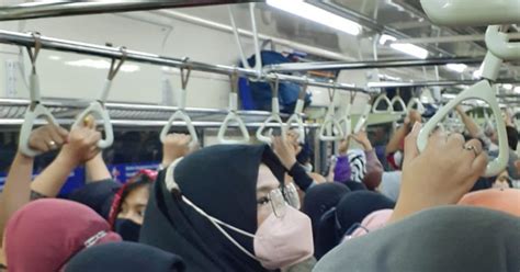 Makin Penuh Kini Krl Angkut Lebih Dari 400 Ribu Penumpang Tiap Hari Bisnis Muda