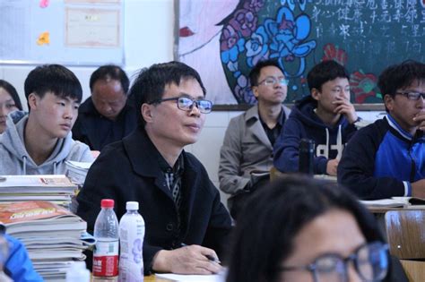 奉化区普高段教研组团式帮扶团到甘洛中学校开展帮扶活动