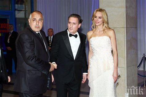 Кабинетът уважи пролетния бал на КРИБ Бойко бе посрещнат горещо от Кирил Домусчиев вижте