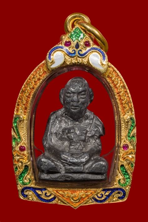 รูปหล่อโบราณหลวงปู่สุข วัดโพธิ์ทรายทอง เนื้อตะกั่ว ปี 2513 สภาพสวยพร้อมเลี่ยมทองลงยา อาร์ทตลาด