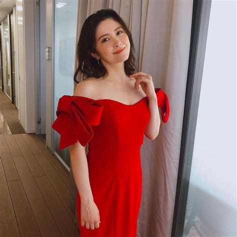 宮澤エマさんって知ってる？素敵すぎるドレス姿とプロフィールをご紹介⸝⋆ Dressy【公式】ウェディングドレス・ファッション・エンタメニュース