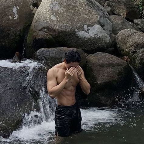 Pin Tillagd Av 𝐁 𝐄 𝐋 𝐋 𝐀 På Lit Twisted Series Romantiska Bilder