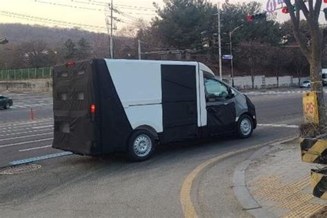 포터 차주들 난리났다” 신형 포터의 정체는 스타리아 화물차