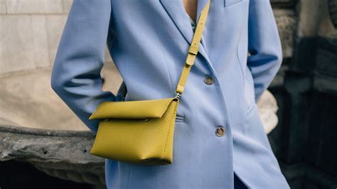 Chic And Casual Side Bags For Women That Will Glam Up Your Everyday Look