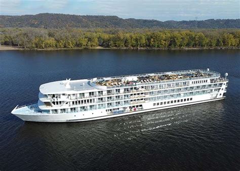 American Symphony Riverboat Mississippi River Cruise Ship