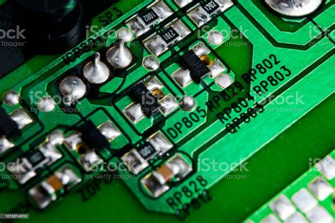마이크로 칩 저항 및 전자 부품 Circuitboard의 매크로 샷 컴퓨터 하드웨어 기술입니다 통합된 통신 프로세서입니다 정보 공학입니다 반도체입니다 Pcb입니다 근접 촬영