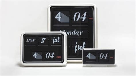 Font Clock Mmminimal