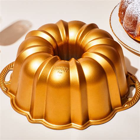 Bundt Cake Pan Definition Uses Differences And Delicious Recipes