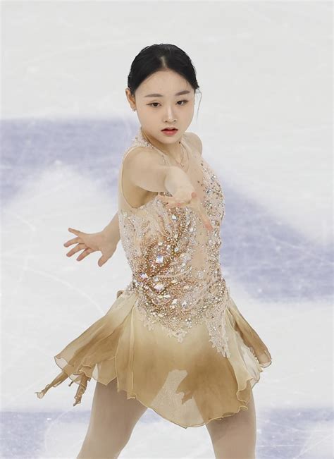 ‘세계 최강 눌렀다 피겨 김채연 여자 싱글서 日 사카모토 제치고 역전 우승 [하얼빈ag]