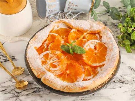 Яблочный пирог из слоеного бездрожжевого теста — рецепт с фото пошагово