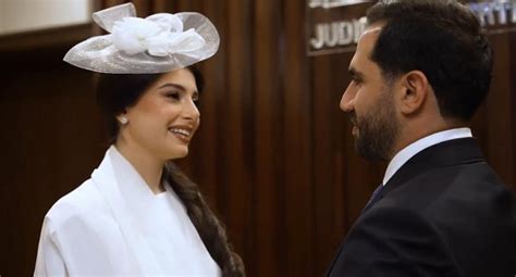 أوراق الشجر تكسو الفستان ماريتا الحلاني تتألق في حفل زفافها بإطلالة