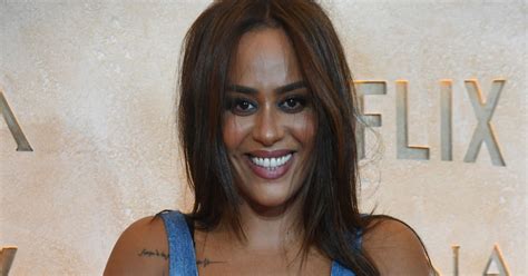 Amel Bent Avant Première Du Film Athena à La Salle Pleyel à Paris Le