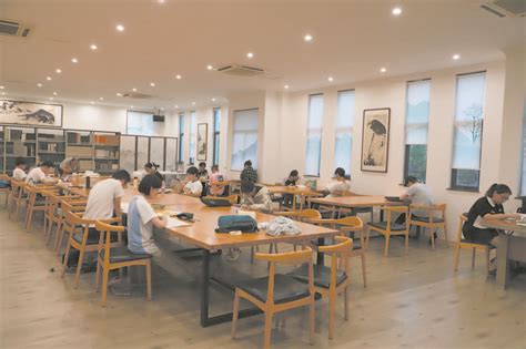 去城市书房 尽享暑期“书式”生活 今日宁海
