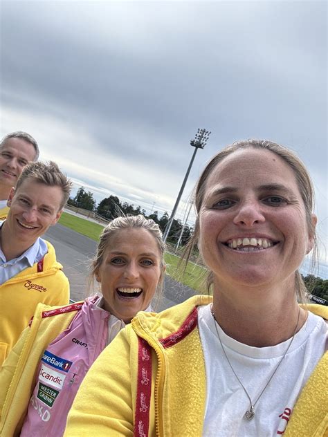 Noen Dager Er Morsommere På Jobb Enn Andre Gøy å Få Therese Med I Team