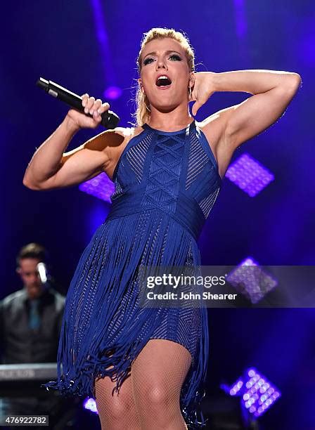 Kimberly Perry Photos And Premium High Res Pictures Getty Images